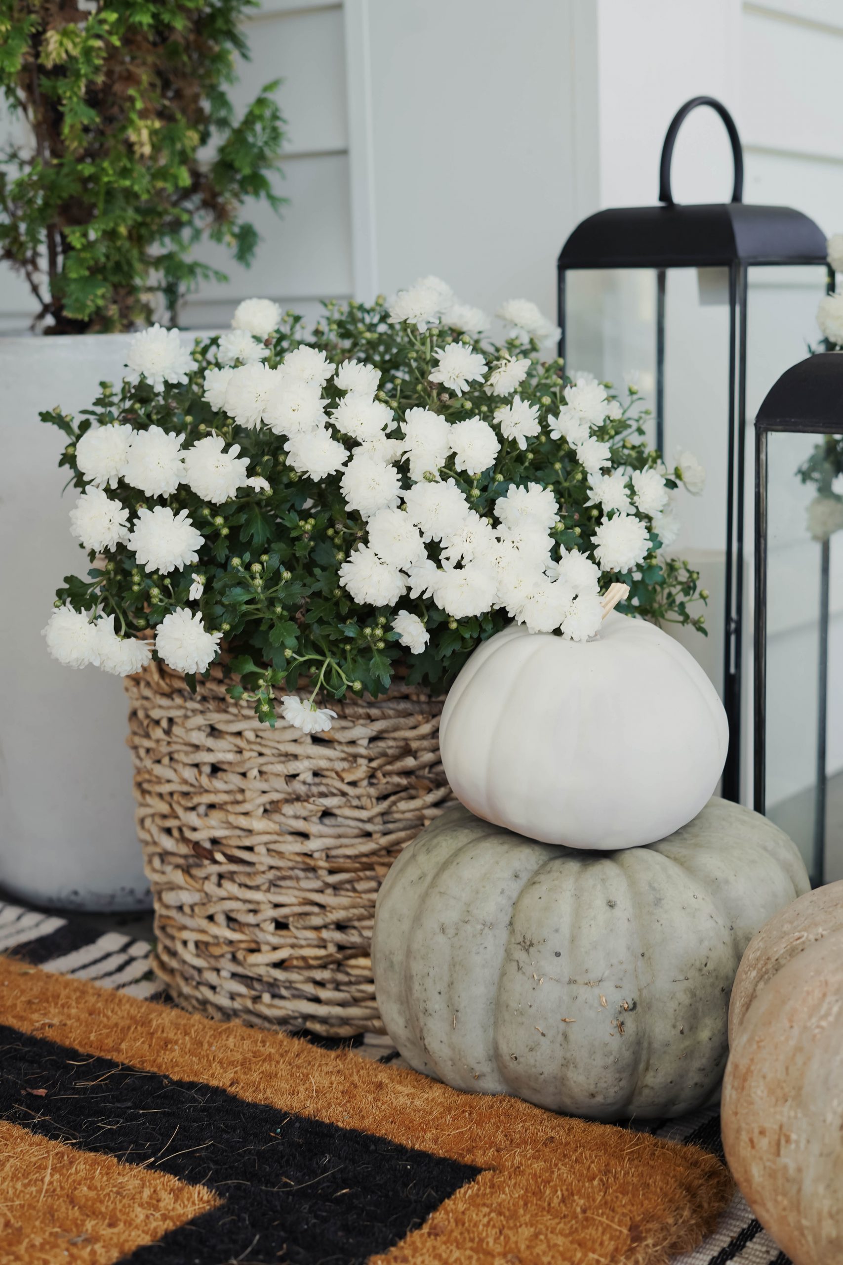 Neutral Fall Decorating Tips - Red White & Denim
