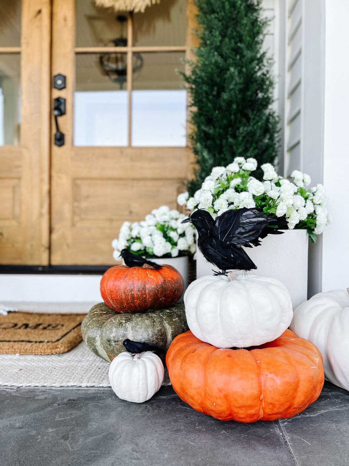 HALLOWEEN FRONT PORCH DECOR - Red White & Denim